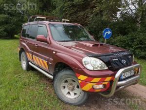 Red Hyundai Terracan 2006 in Limbazi, with an engine capacity of 2.90 L and mileage of 417 thousand km for 4000 €, photo 4 on AUTOMOTO.COM.LV