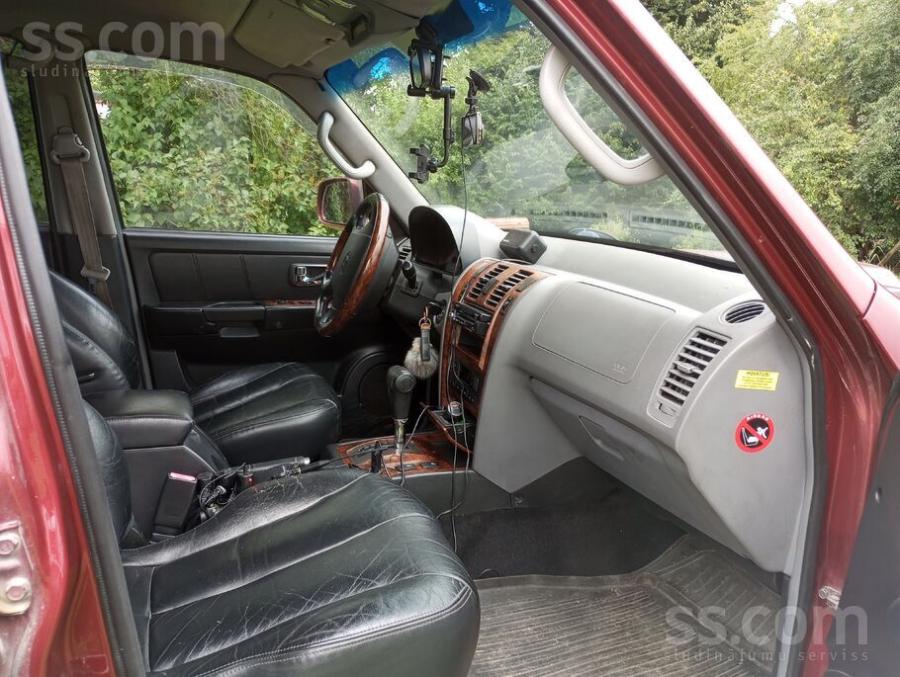 Red Hyundai Terracan 2006 in Limbazi, with an engine capacity of 2.90 L and mileage of 417 thousand km for 4000 €, photo 5 on AUTOMOTO.COM.LV