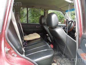 Red Hyundai Terracan 2006 in Limbazi, with an engine capacity of 2.90 L and mileage of 417 thousand km for 4000 €, photo 6 on AUTOMOTO.COM.LV