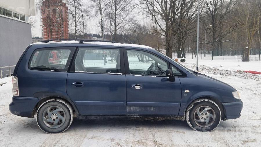 Blue Hyundai Trajet 2006 in Riga, with an engine capacity of 2.00 L and mileage of 0 thousand km for 530 €, photo 4 on AUTOMOTO.COM.LV