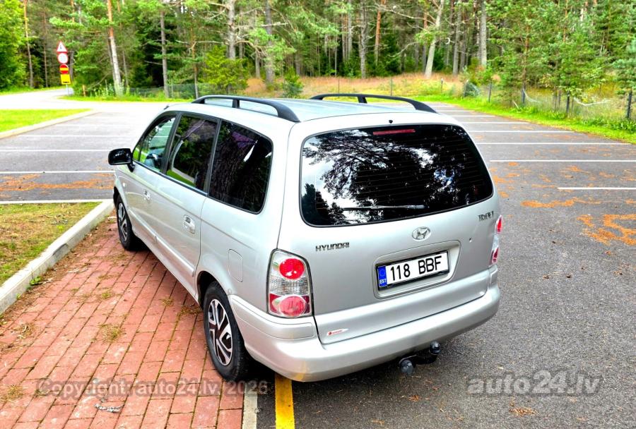 Pelēks Hyundai Trajet 2008 Tallina, ar dzinēja tilpumu 2.00 L un nobraukumu 154 tūkst. km par 2350 €, foto 3 vietnē AUTOMOTO.COM.LV