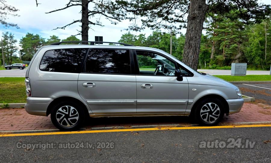 Pelēks Hyundai Trajet 2008 Tallina, ar dzinēja tilpumu 2.00 L un nobraukumu 154 tūkst. km par 2350 €, foto 5 vietnē AUTOMOTO.COM.LV