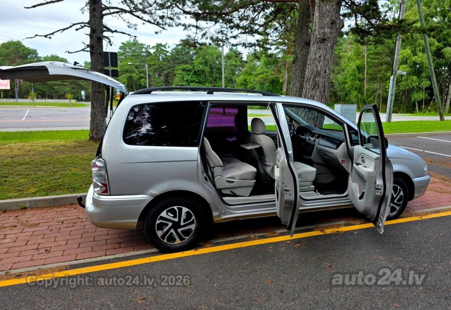 Pelēks Hyundai Trajet 2008 Tallina, ar dzinēja tilpumu 2.00 L un nobraukumu 154 tūkst. km par 2350 €, foto 7 vietnē AUTOMOTO.COM.LV