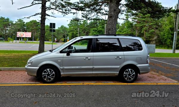 Grey Hyundai Trajet 2008 in Tallinn, with an engine capacity of 2.00 L and mileage of 154 thousand km for 2350 €, photo 9 on AUTOMOTO.COM.LV