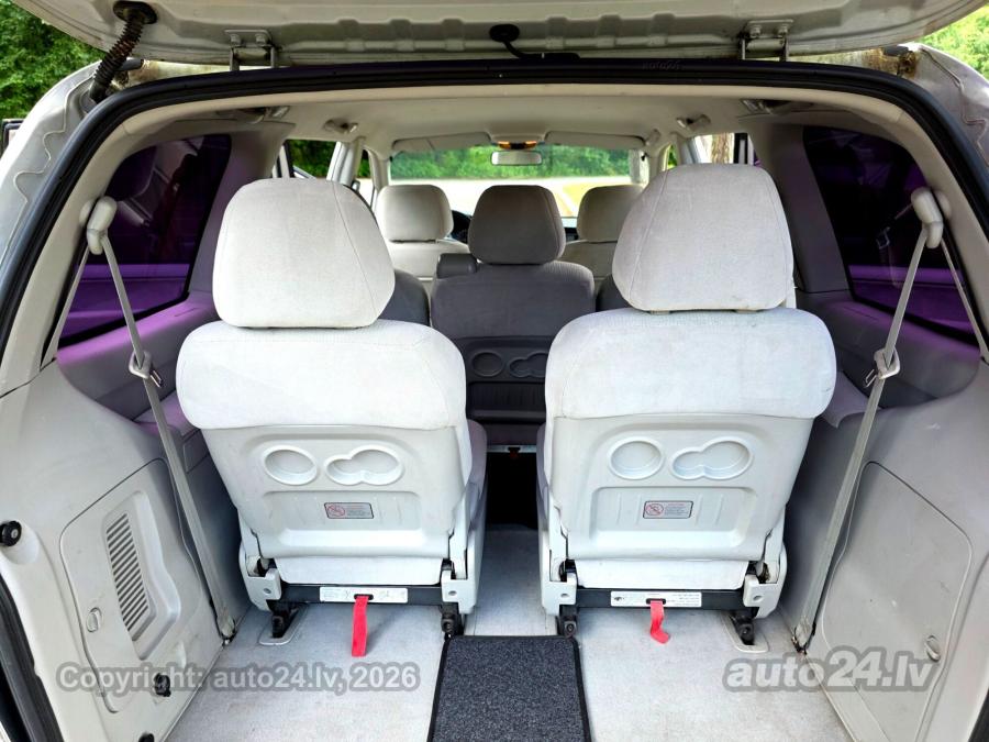 Pelēks Hyundai Trajet 2008 Tallina, ar dzinēja tilpumu 2.00 L un nobraukumu 154 tūkst. km par 2350 €, foto 12 vietnē AUTOMOTO.COM.LV