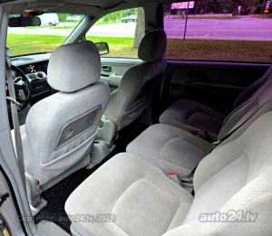 Pelēks Hyundai Trajet 2008 Tallina, ar dzinēja tilpumu 2.00 L un nobraukumu 154 tūkst. km par 2350 €, foto 15 vietnē AUTOMOTO.COM.LV