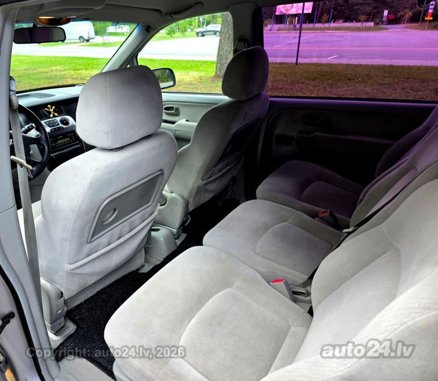 Pelēks Hyundai Trajet 2008 Tallina, ar dzinēja tilpumu 2.00 L un nobraukumu 154 tūkst. km par 2350 €, foto 15 vietnē AUTOMOTO.COM.LV