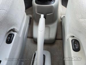 Pelēks Hyundai Trajet 2008 Tallina, ar dzinēja tilpumu 2.00 L un nobraukumu 154 tūkst. km par 2350 €, foto 21 vietnē AUTOMOTO.COM.LV