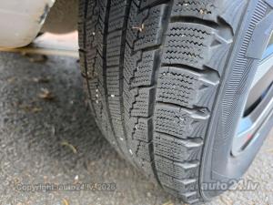 Pelēks Hyundai Trajet 2008 Tallina, ar dzinēja tilpumu 2.00 L un nobraukumu 154 tūkst. km par 2350 €, foto 24 vietnē AUTOMOTO.COM.LV