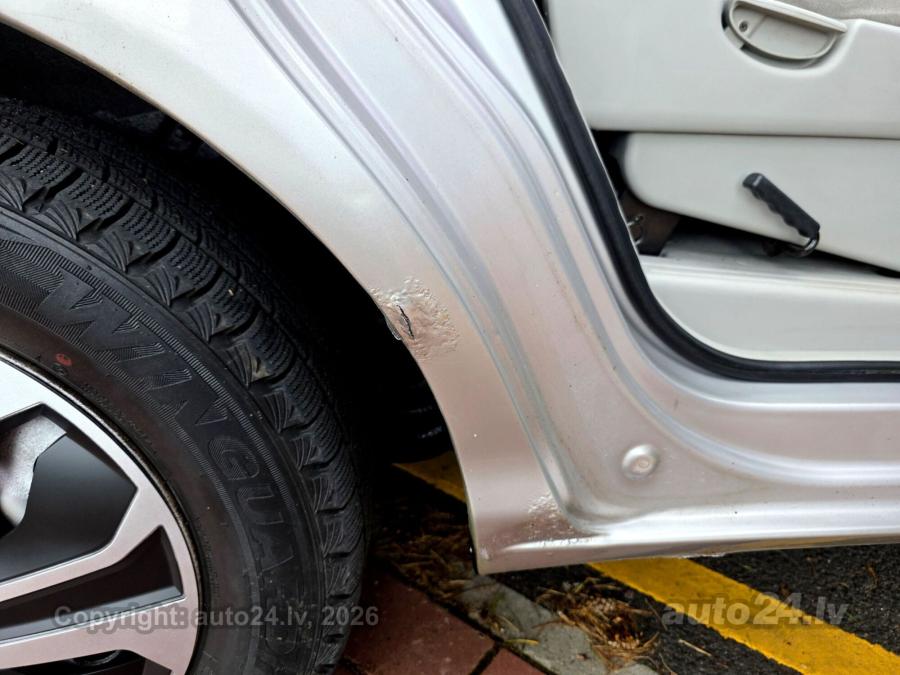 Pelēks Hyundai Trajet 2008 Tallina, ar dzinēja tilpumu 2.00 L un nobraukumu 154 tūkst. km par 2350 €, foto 26 vietnē AUTOMOTO.COM.LV