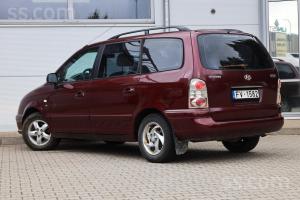 Red Hyundai Trajet 2006 in Riga, with an engine capacity of 2.00 L and mileage of 280 thousand km for 1495 €, photo 4 on AUTOMOTO.COM.LV