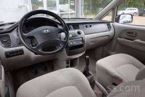 Red Hyundai Trajet 2006 in Riga, with an engine capacity of 2.00 L and mileage of 280 thousand km for 1495 €, photo 7 on AUTOMOTO.COM.LV