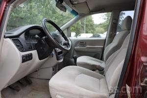 Red Hyundai Trajet 2006 in Riga, with an engine capacity of 2.00 L and mileage of 280 thousand km for 1495 €, photo 8 on AUTOMOTO.COM.LV