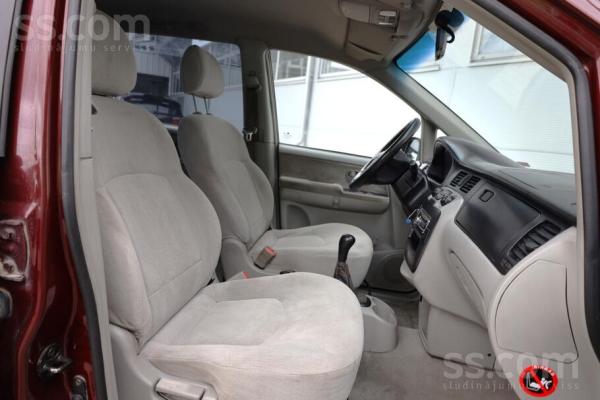 Red Hyundai Trajet 2006 in Riga, with an engine capacity of 2.00 L and mileage of 280 thousand km for 1495 €, photo 10 on AUTOMOTO.COM.LV