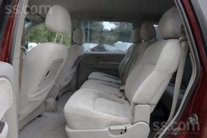 Red Hyundai Trajet 2006 in Riga, with an engine capacity of 2.00 L and mileage of 280 thousand km for 1495 €, photo 12 on AUTOMOTO.COM.LV