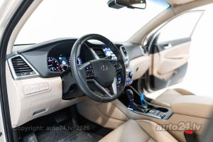 Beige Hyundai Tucson 2016 in Tallinn, with an engine capacity of 1.60 L and mileage of 102 thousand km for 12990 €, photo 13 on AUTOMOTO.COM.LV