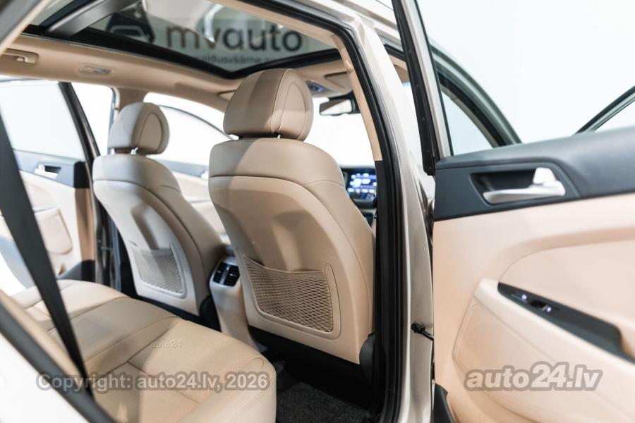 Beige Hyundai Tucson 2016 in Tallinn, with an engine capacity of 1.60 L and mileage of 102 thousand km for 12990 €, photo 21 on AUTOMOTO.COM.LV