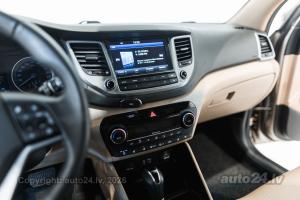 Beige Hyundai Tucson 2016 in Tallinn, with an engine capacity of 1.60 L and mileage of 102 thousand km for 12990 €, photo 24 on AUTOMOTO.COM.LV