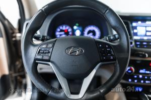 Beige Hyundai Tucson 2016 in Tallinn, with an engine capacity of 1.60 L and mileage of 102 thousand km for 12990 €, photo 29 on AUTOMOTO.COM.LV