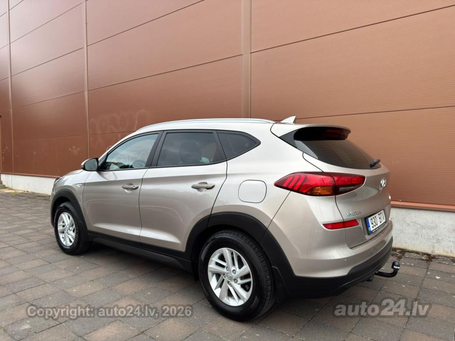 Beige Hyundai Tucson 2019 in Tallinn, with an engine capacity of 1.60 L and mileage of 151 thousand km for 11990 €, photo 5 on AUTOMOTO.COM.LV