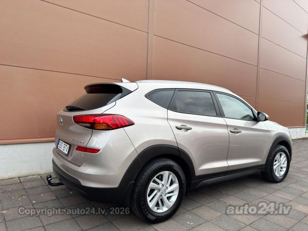 Beige Hyundai Tucson 2019 in Tallinn, with an engine capacity of 1.60 L and mileage of 151 thousand km for 11990 €, photo 5 on AUTOMOTO.COM.LV