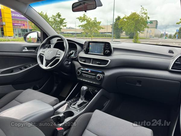 Beige Hyundai Tucson 2019 in Tallinn, with an engine capacity of 1.60 L and mileage of 151 thousand km for 11990 €, photo 8 on AUTOMOTO.COM.LV