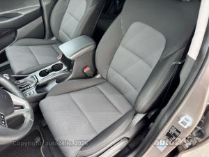 Beige Hyundai Tucson 2019 in Tallinn, with an engine capacity of 1.60 L and mileage of 151 thousand km for 11990 €, photo 14 on AUTOMOTO.COM.LV