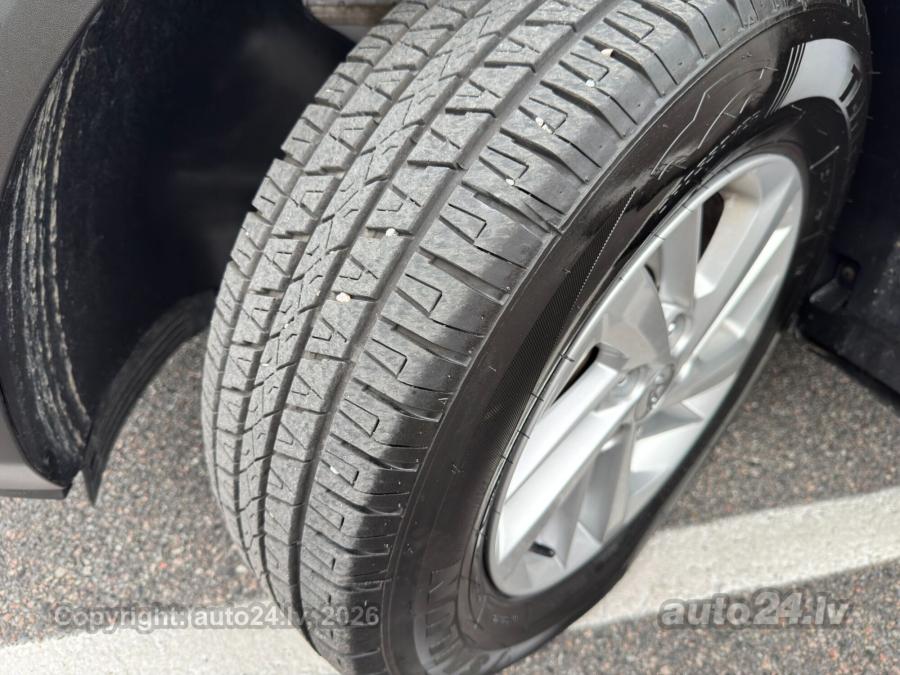 Beige Hyundai Tucson 2019 in Tallinn, with an engine capacity of 1.60 L and mileage of 151 thousand km for 11990 €, photo 16 on AUTOMOTO.COM.LV