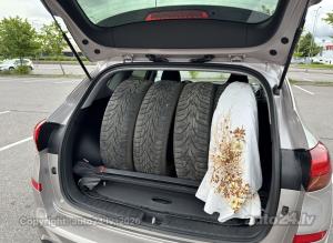 Beige Hyundai Tucson 2019 in Tallinn, with an engine capacity of 1.60 L and mileage of 151 thousand km for 11990 €, photo 17 on AUTOMOTO.COM.LV