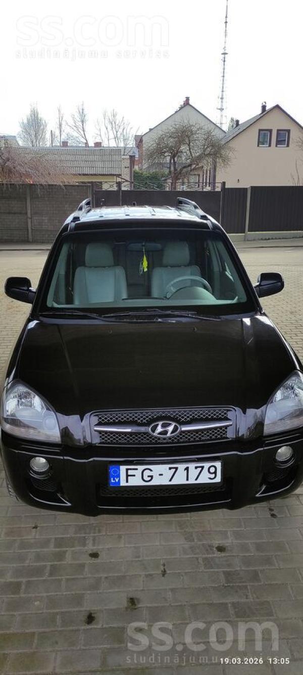 Melns Hyundai Tucson 2004 Daugavpils, ar dzinēja tilpumu 2.00 L un nobraukumu 233 tūkst. km par 2490 €, foto 10 vietnē AUTOMOTO.COM.LV