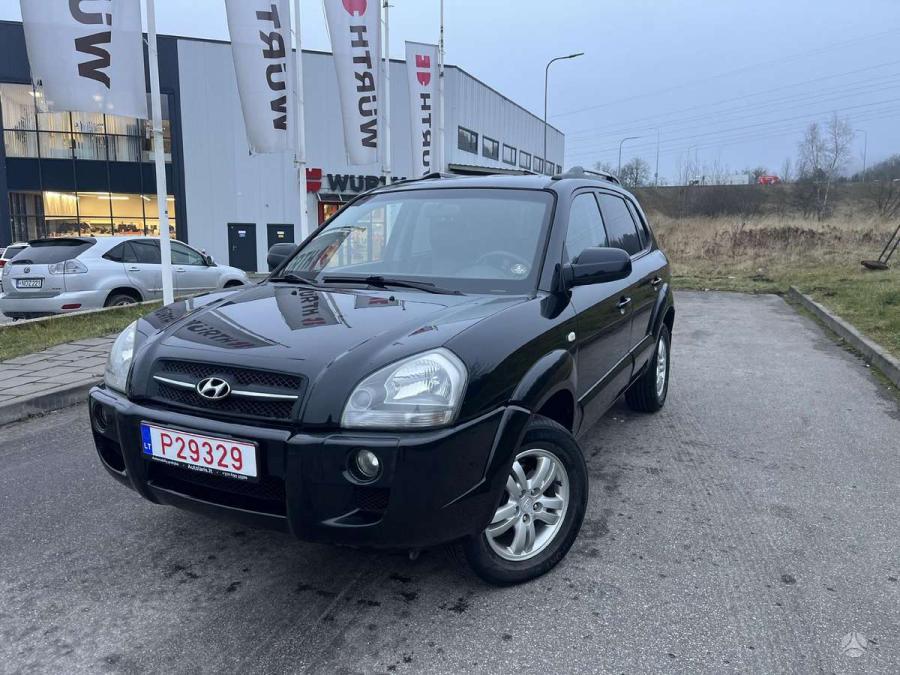 Melns Hyundai Tucson 2005 Viļņa, ar dzinēja tilpumu 1.99 L un nobraukumu 260 tūkst. km par 3450 €, foto 1 vietnē AUTOMOTO.COM.LV