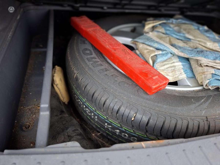 Black Hyundai Tucson 2005 in Marijampole, with an engine capacity of 2.00 L and mileage of 238 thousand km for 2999 €, photo 13 on AUTOMOTO.COM.LV