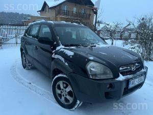 Black Hyundai Tucson 2005 in Daugavpils, with an engine capacity of 2.00 L and mileage of 310 thousand km for 1500 €, photo  on AUTOMOTO.COM.LV