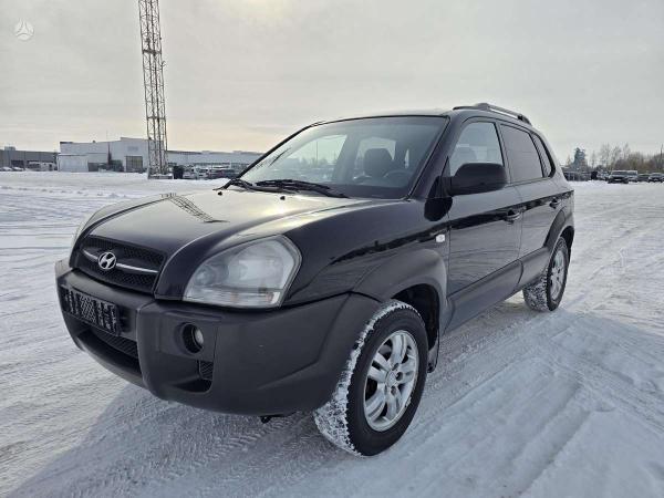 Melns Hyundai Tucson 2005 Marijampole, ar dzinēja tilpumu 1.99 L un nobraukumu 211 tūkst. km par 2400 €, foto 1 vietnē AUTOMOTO.COM.LV