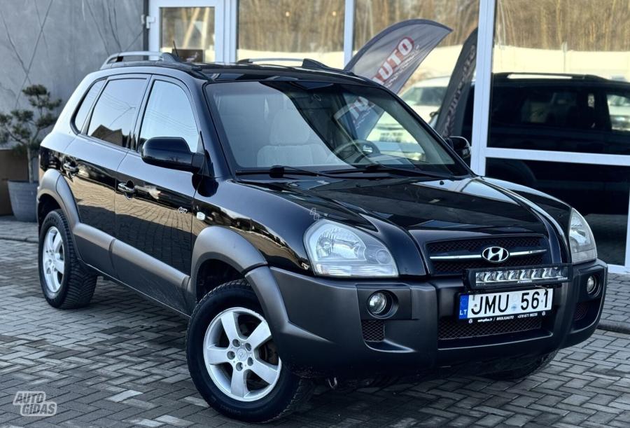 Black Hyundai Tucson 2005 in Radviliskis, with an engine capacity of 2.00 L and mileage of 326 thousand km for 3650 €, photo 2 on AUTOMOTO.COM.LV