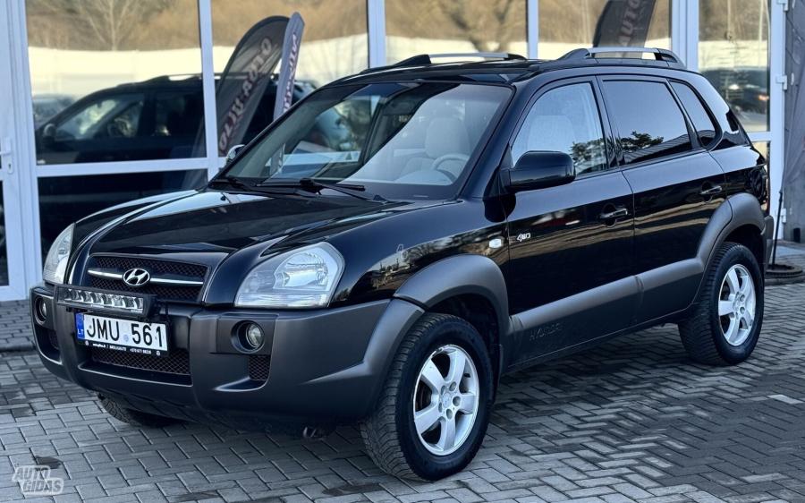 Black Hyundai Tucson 2005 in Radviliskis, with an engine capacity of 2.00 L and mileage of 326 thousand km for 3650 €, photo 3 on AUTOMOTO.COM.LV