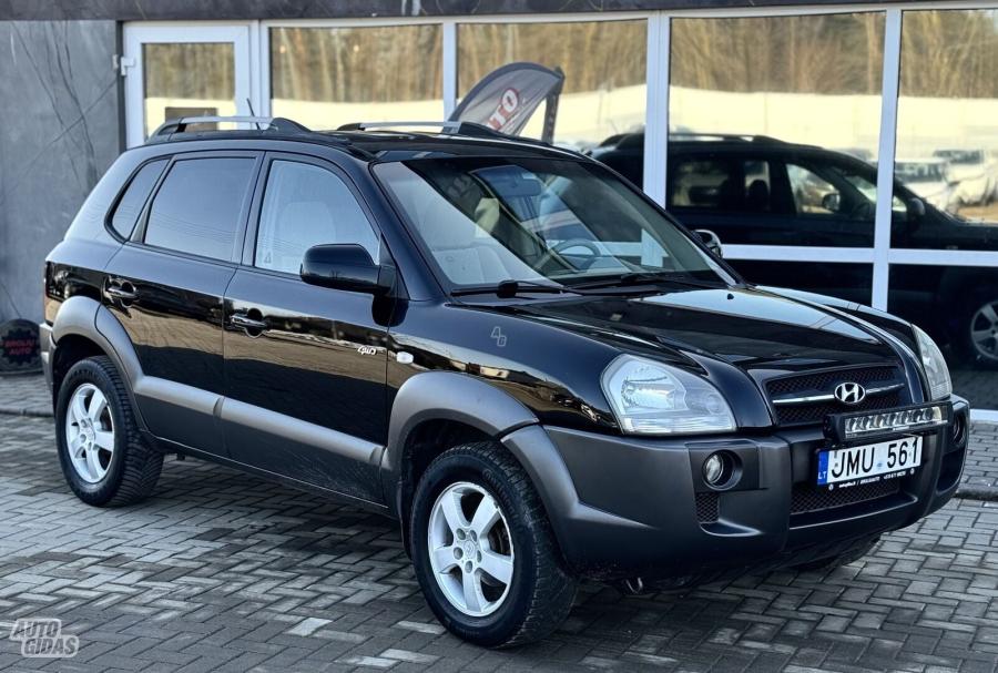 Black Hyundai Tucson 2005 in Radviliskis, with an engine capacity of 2.00 L and mileage of 326 thousand km for 3650 €, photo 4 on AUTOMOTO.COM.LV