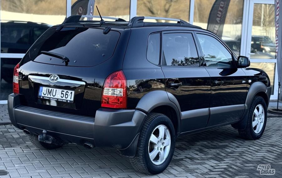 Black Hyundai Tucson 2005 in Radviliskis, with an engine capacity of 2.00 L and mileage of 326 thousand km for 3650 €, photo 10 on AUTOMOTO.COM.LV