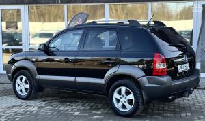 Black Hyundai Tucson 2005 in Radviliskis, with an engine capacity of 2.00 L and mileage of 326 thousand km for 3650 €, photo 11 on AUTOMOTO.COM.LV