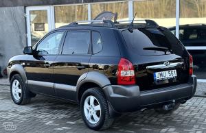 Black Hyundai Tucson 2005 in Radviliskis, with an engine capacity of 2.00 L and mileage of 326 thousand km for 3650 €, photo 13 on AUTOMOTO.COM.LV