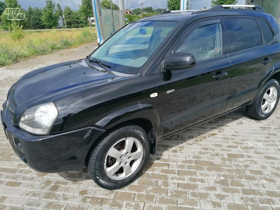 Black Hyundai Tucson 2005 in Utena, with an engine capacity of 2.00 L and mileage of 352 thousand km for 1500 €, photo 10 on AUTOMOTO.COM.LV