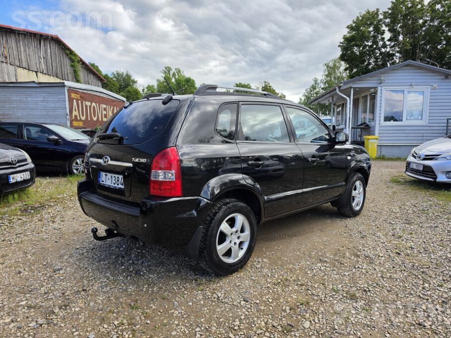Melns Hyundai Tucson 2005 Rēzekne, ar dzinēja tilpumu 2.00 L un nobraukumu 0 tūkst. km par 2150 €, foto 6 vietnē AUTOMOTO.COM.LV