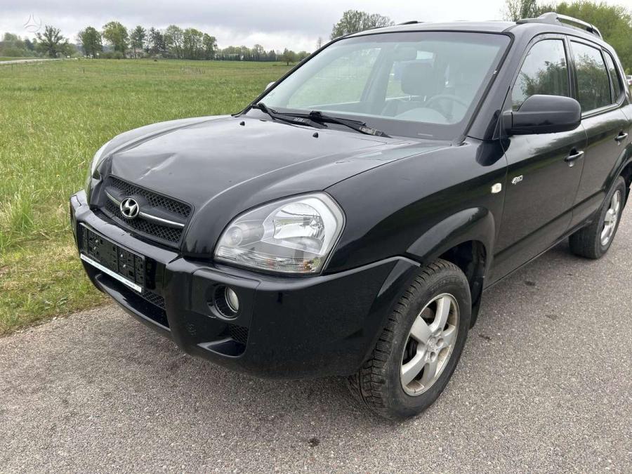 Melns Hyundai Tucson 2005 Alīta, ar dzinēja tilpumu 0.00 L un nobraukumu 194 tūkst. km par 2600 €, foto 1 vietnē AUTOMOTO.COM.LV