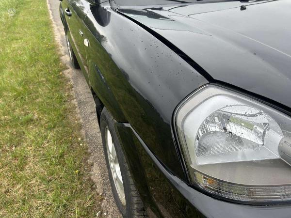 Melns Hyundai Tucson 2005 Alīta, ar dzinēja tilpumu 0.00 L un nobraukumu 194 tūkst. km par 2600 €, foto 8 vietnē AUTOMOTO.COM.LV
