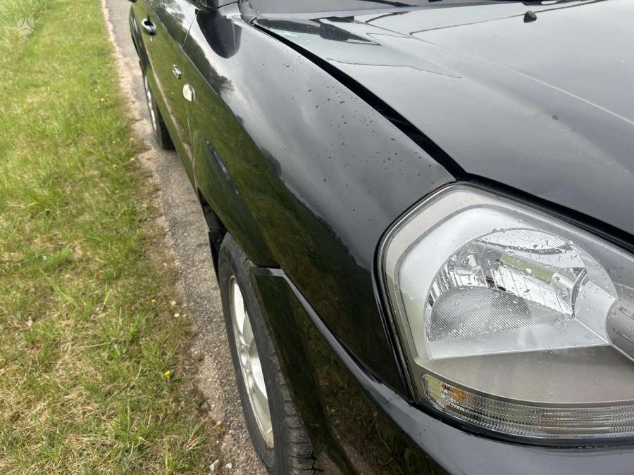 Melns Hyundai Tucson 2005 Alīta, ar dzinēja tilpumu 0.00 L un nobraukumu 194 tūkst. km par 2600 €, foto 8 vietnē AUTOMOTO.COM.LV