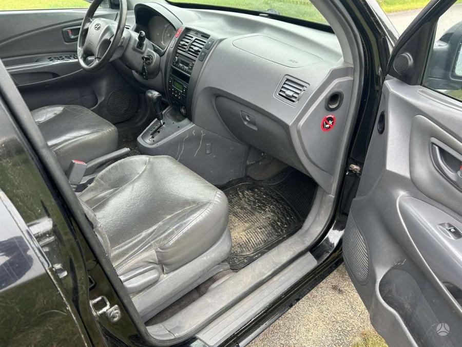 Melns Hyundai Tucson 2005 Alīta, ar dzinēja tilpumu 0.00 L un nobraukumu 194 tūkst. km par 2600 €, foto 13 vietnē AUTOMOTO.COM.LV