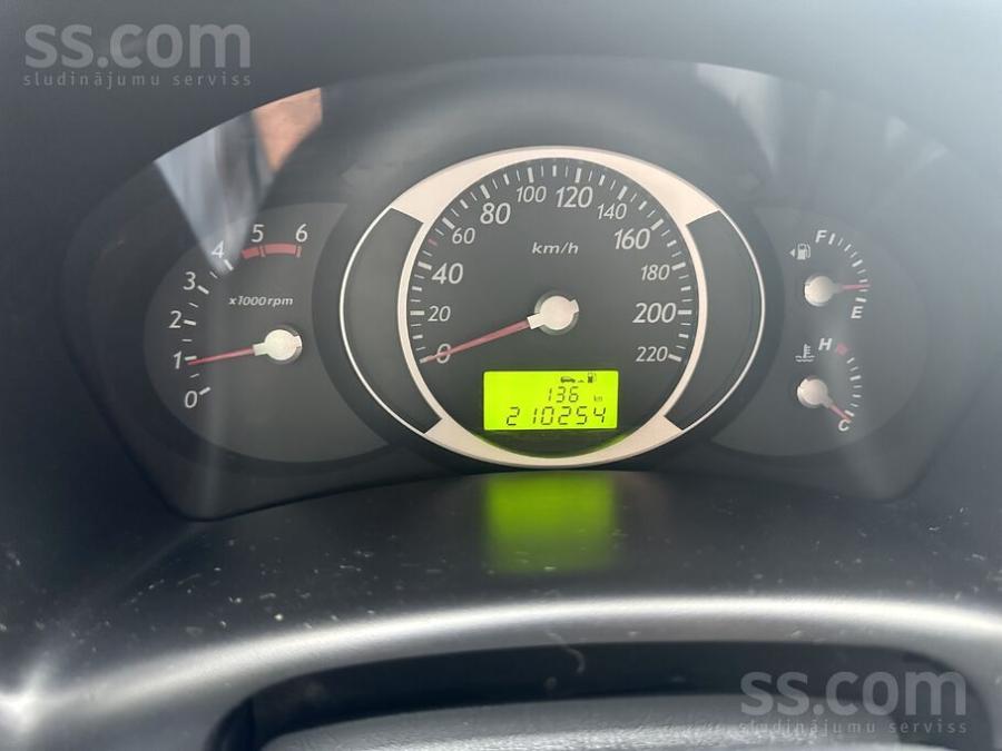 Melns Hyundai Tucson 2006 Talsi, ar dzinēja tilpumu 2.00 L un nobraukumu 210 tūkst. km par 3700 €, foto 13 vietnē AUTOMOTO.COM.LV