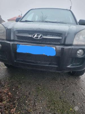 Black Hyundai Tucson 2006 in Siauliai, with an engine capacity of 1.99 L and mileage of 269 thousand km for 2299 €, photo  on AUTOMOTO.COM.LV