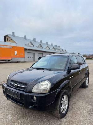 Black Hyundai Tucson 2006 in Kaunas, with an engine capacity of 1.99 L and mileage of 241 thousand km for 3300 €, photo  on AUTOMOTO.COM.LV