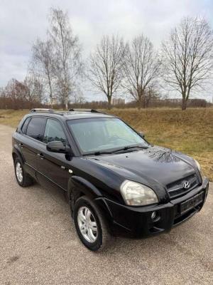 Melns Hyundai Tucson 2006 Kauņa, ar dzinēja tilpumu 1.99 L un nobraukumu 241 tūkst. km par 3300 €, foto 2 vietnē AUTOMOTO.COM.LV